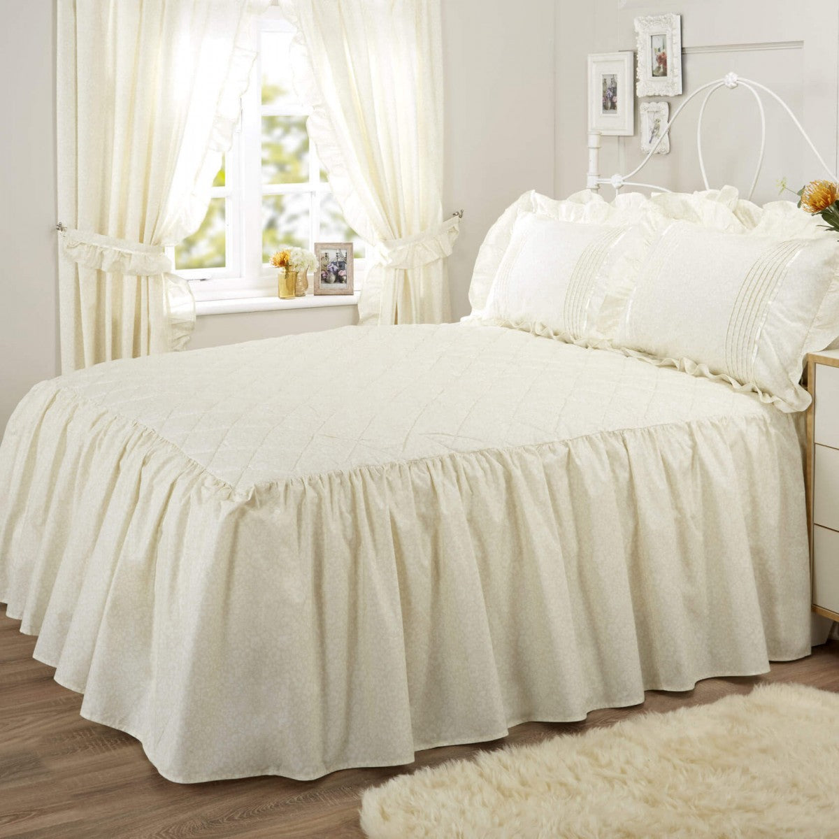 Vantona Bedspreads – Home Factory Shop